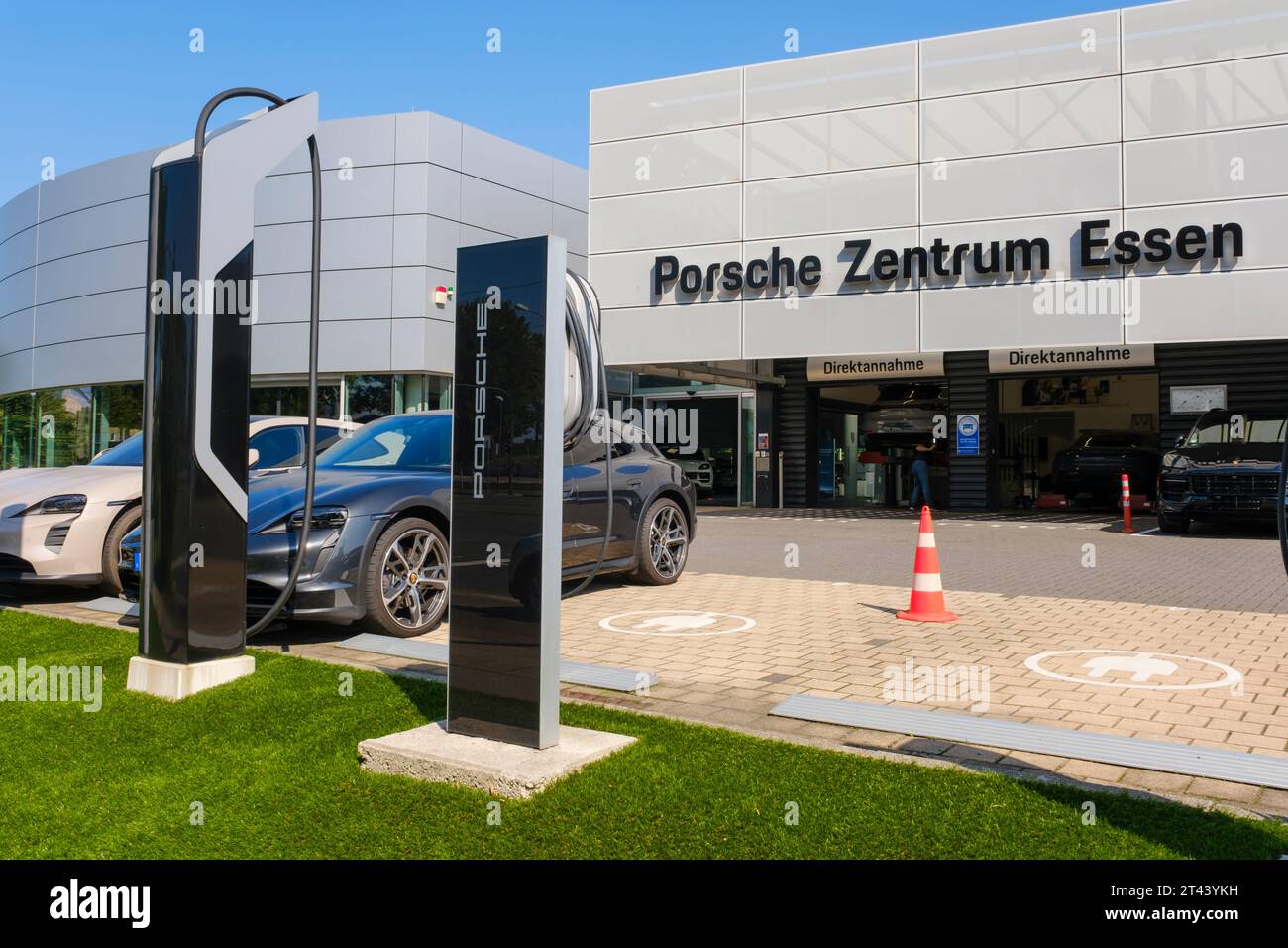Porsche, Writing at the Porsche center Essen Stock Photo - Alamy