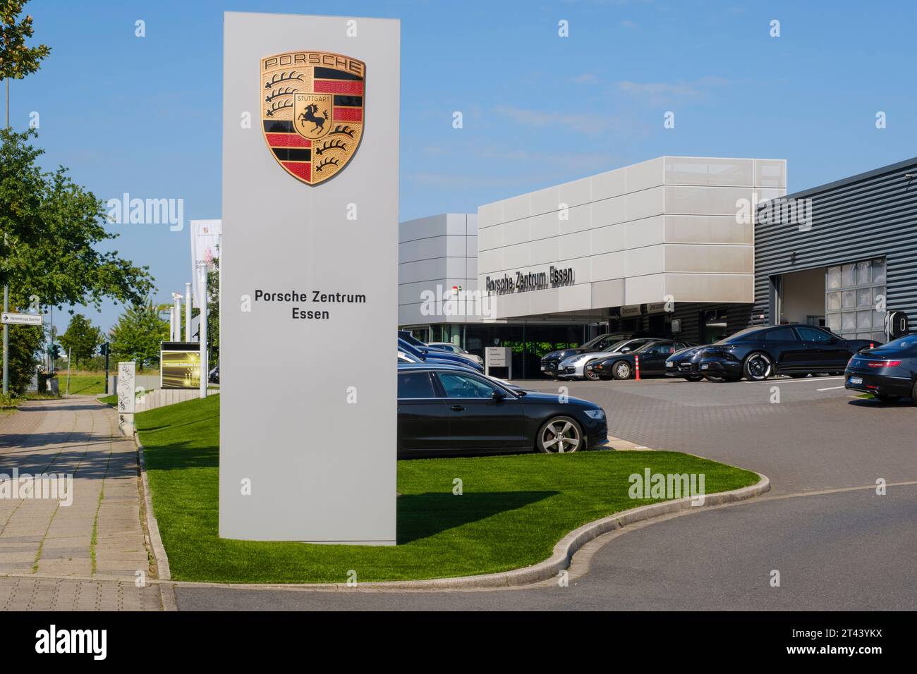 Porsche, Writing at the Porsche center Essen Stock Photo - Alamy