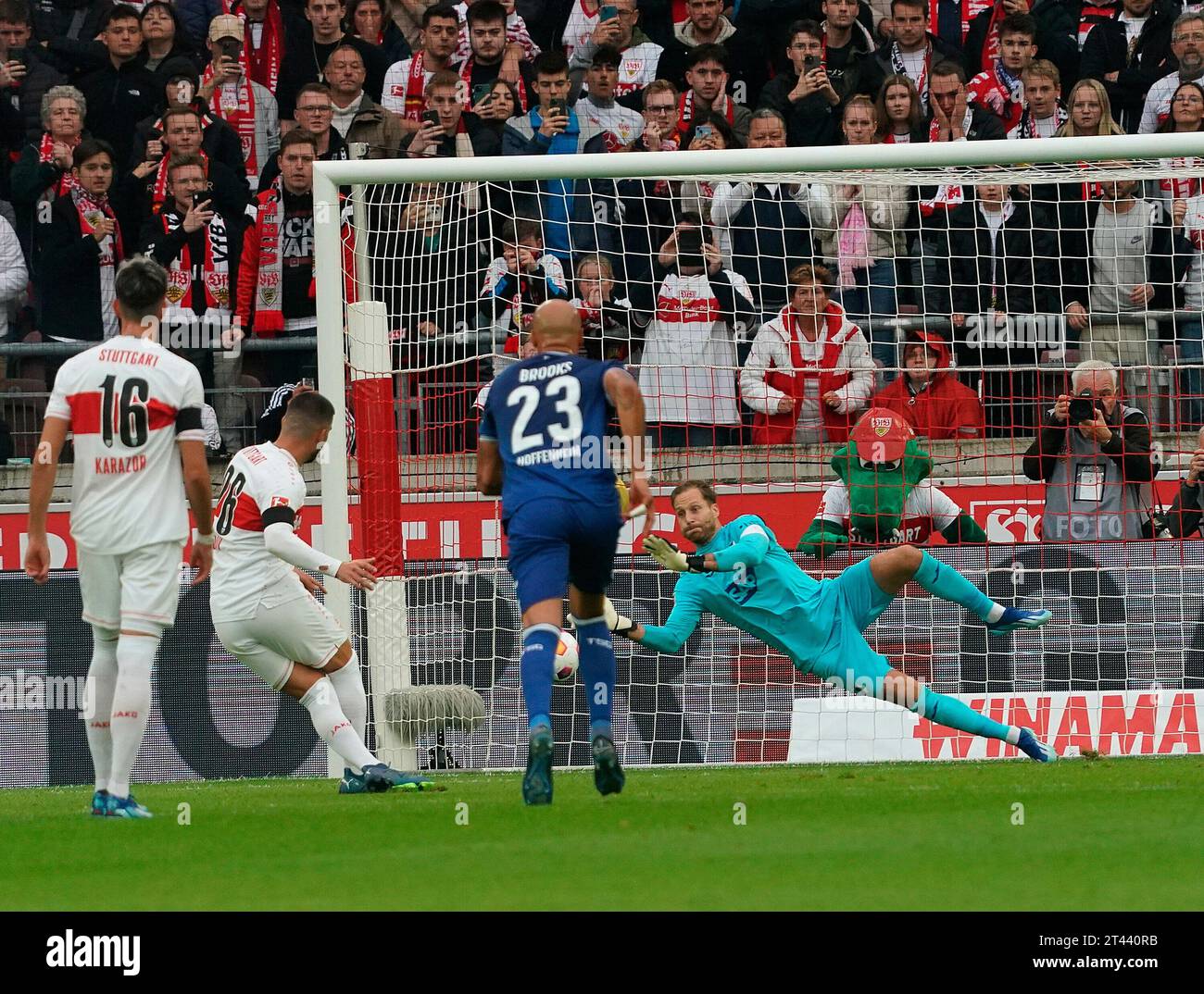 Stuttgart, Deutschland. 28th Oct, 2023. 10/28/2023, MHPArena, Stuttgart, GER, 1.FBL, VfB ...