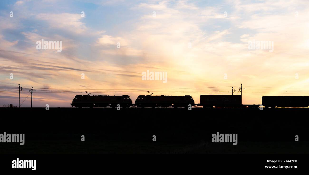 2 Freightliner class 90 electric locomotives haul a intermodal ...
