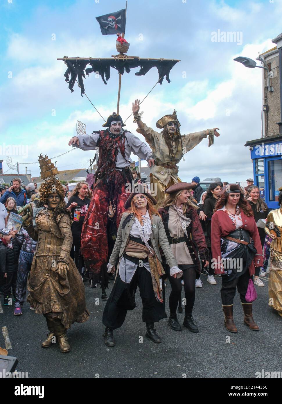 Newquay, Cornwall, UK. 28th October 2023. The annual zombie crawl for ...