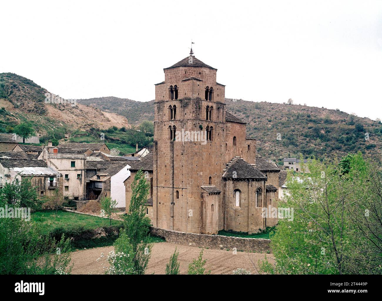 IGLESIA DEL MONASTERIO DE SANTA CRUZ DE LA SEROS - ROMANICO ARAGONES ...