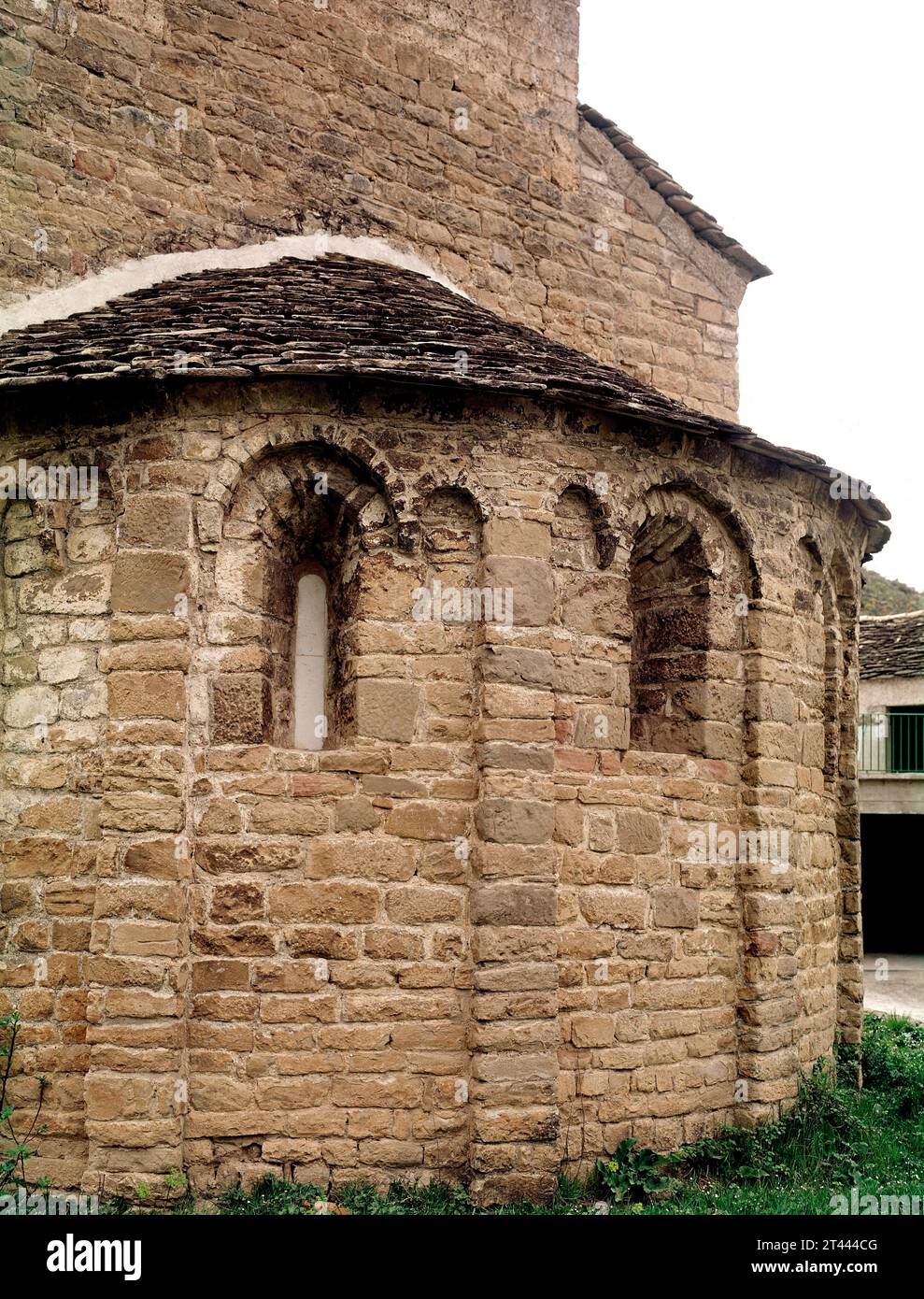 ABSIDE DE LA IGLESIA DE SAN CAPRASIO CONSTRUIDA ENTRE LOS AÑOS 1020 Y ...