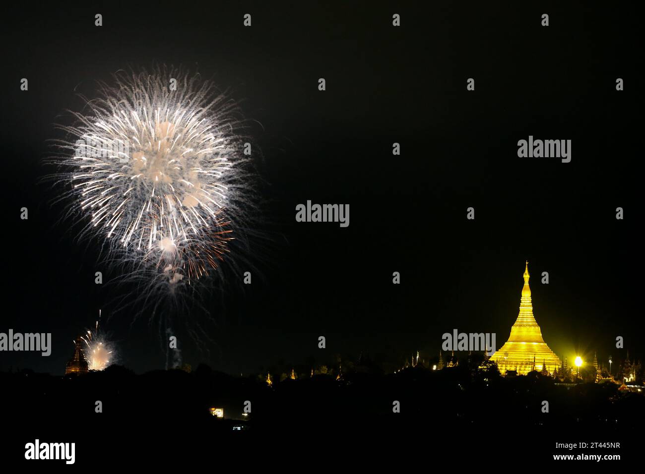 Thadingyut festival hi-res stock photography and images - Alamy