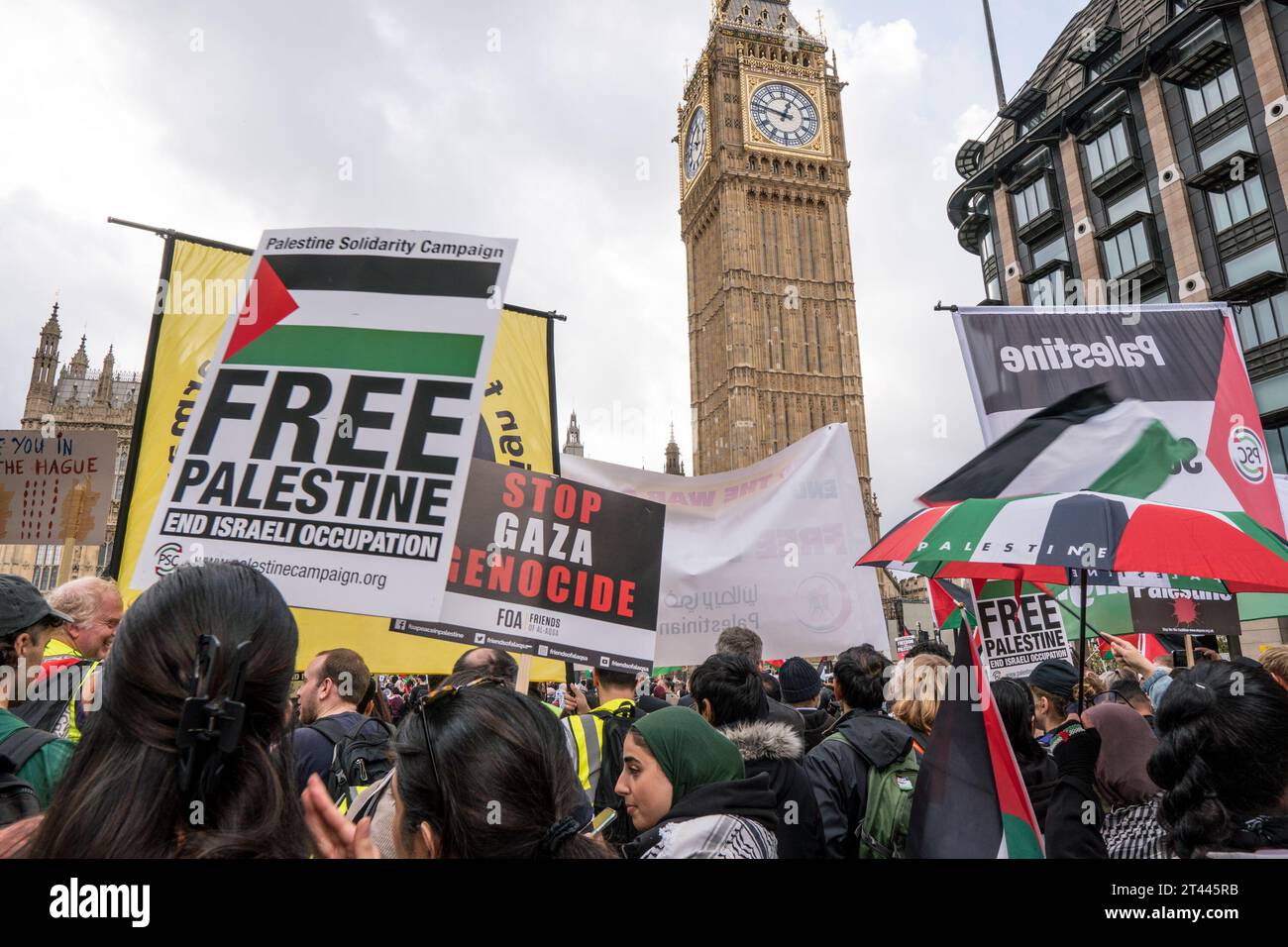 Pro Palestine March in London 28th Oct 2023, starting at Victoria ...