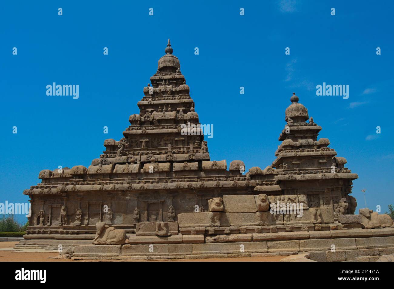 fantastic art design of monolithic famous Shore Temple near ...