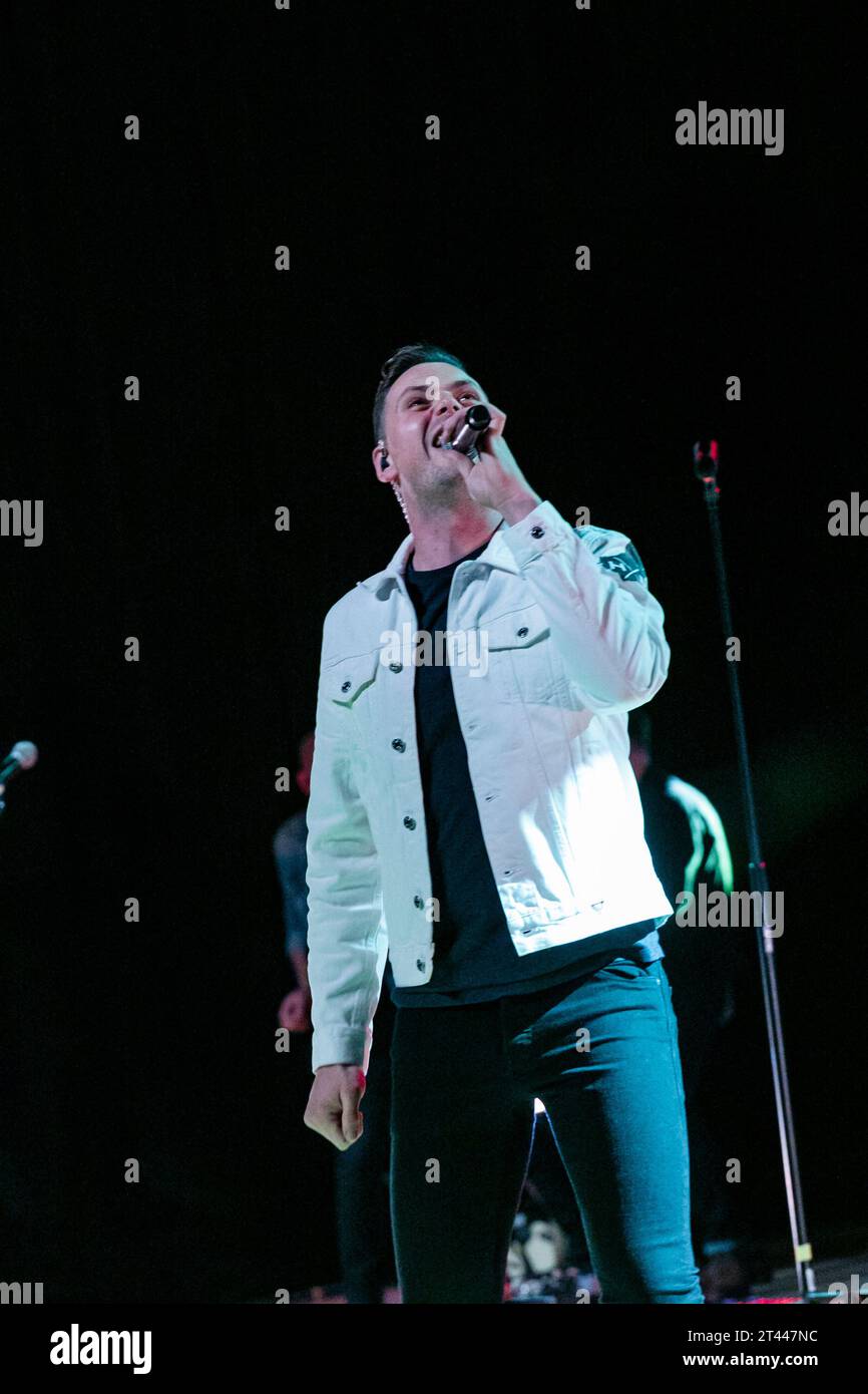 Ty Hunter lead singer of the Canadian Country Music group the Hunter ...