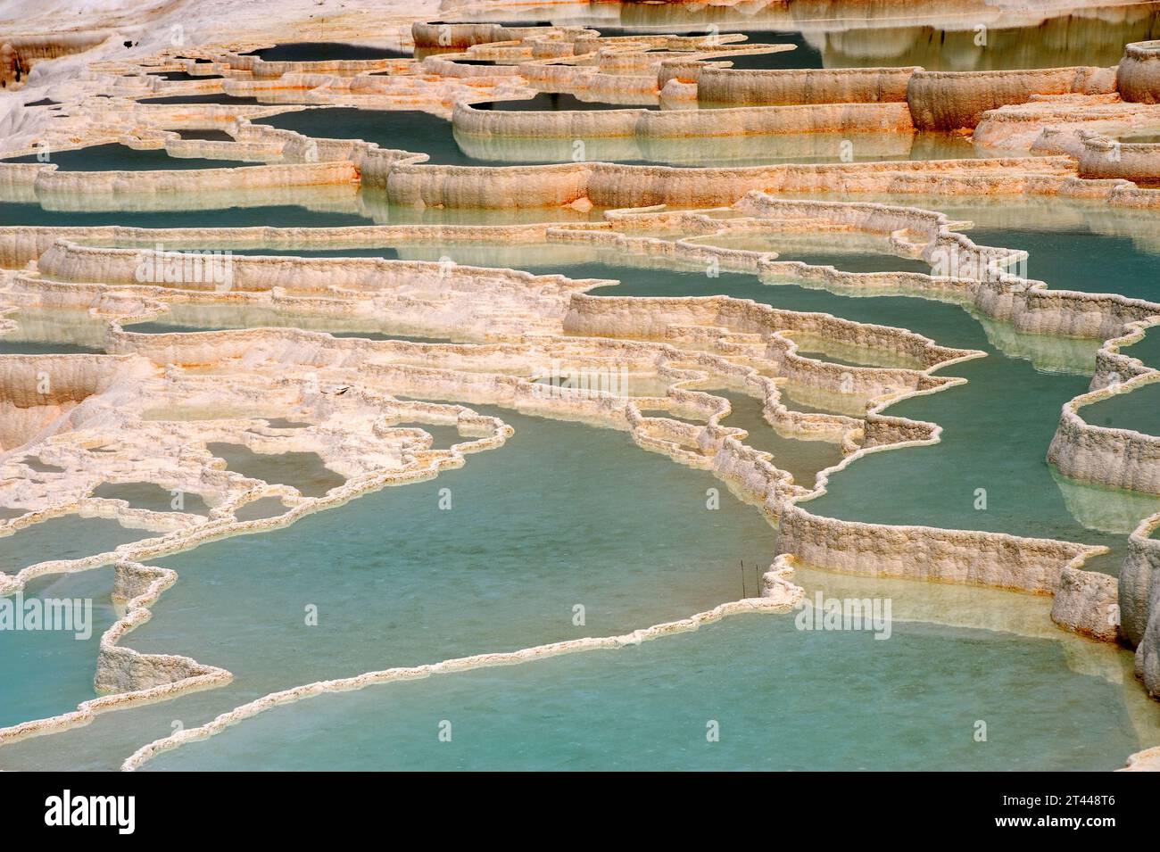 Travertine terraces calcium carbonate hi-res stock photography and ...