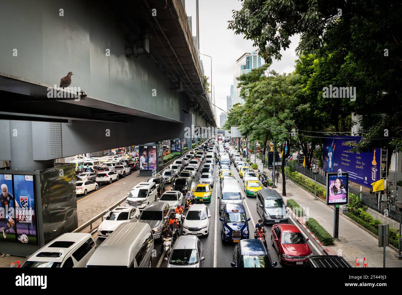 Rama 4 Rd. near Silom under the Thai Japanese Friendship Bridge, Sala ...