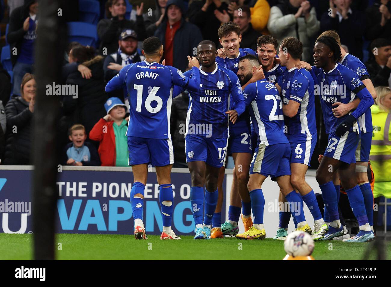 Cardiff, UK. 28th Oct, 2023. Rubin Colwill of Cardiff city (c ...