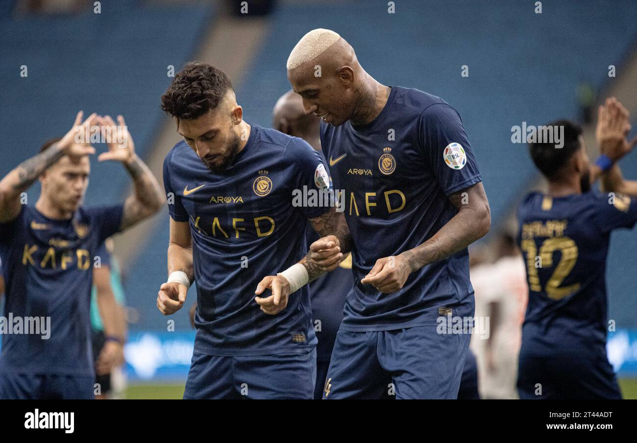 #94 Talisca of Al-Nassr FC celebrates with Cristiano Ronaldo after ...