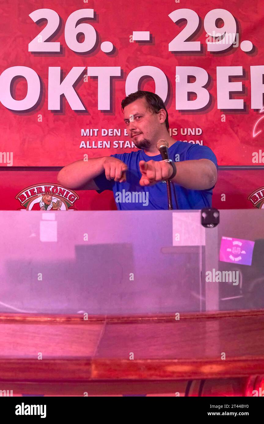 DJ Cashi/Steve Carstensen beim Mallorca Saison-Closing 2023 im ...