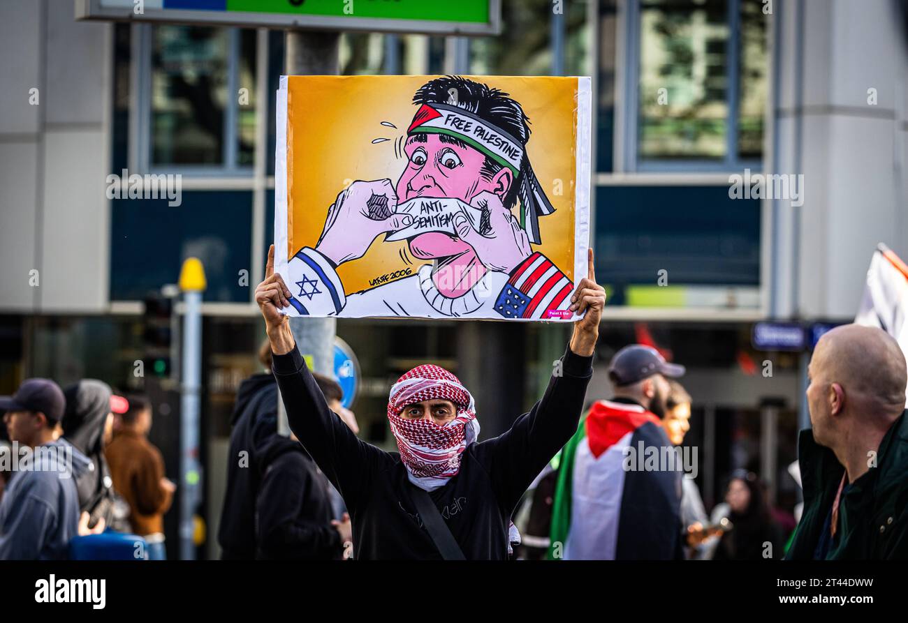 Vermummte person hi-res stock photography and images - Alamy