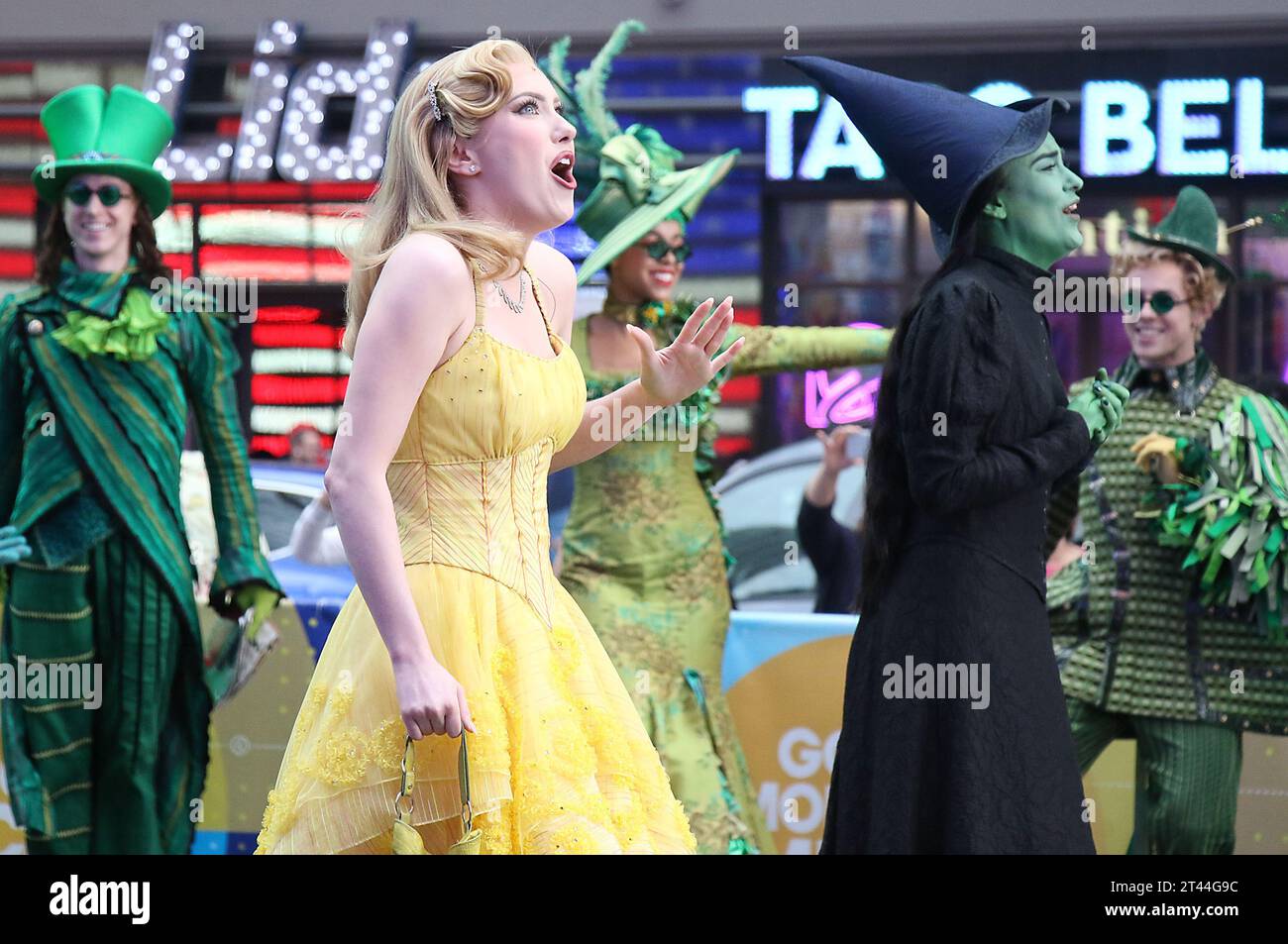 New York, NY, USA. 27th Oct, 2023. Alyssa Fox and McKenzie Kurtz and ...