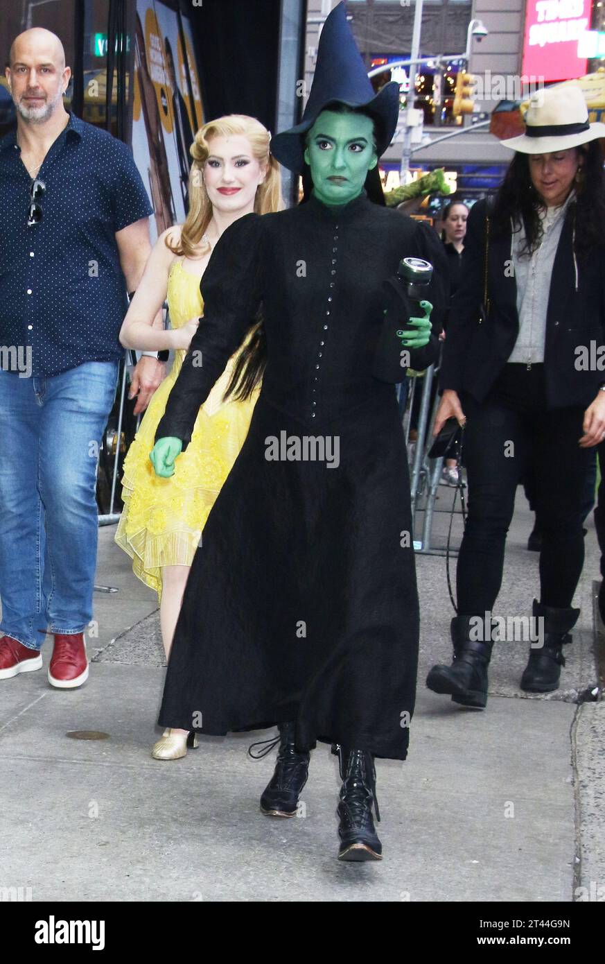 New York, NY, USA. 27th Oct, 2023. Alyssa Fox and McKenzie Kurtz and ...