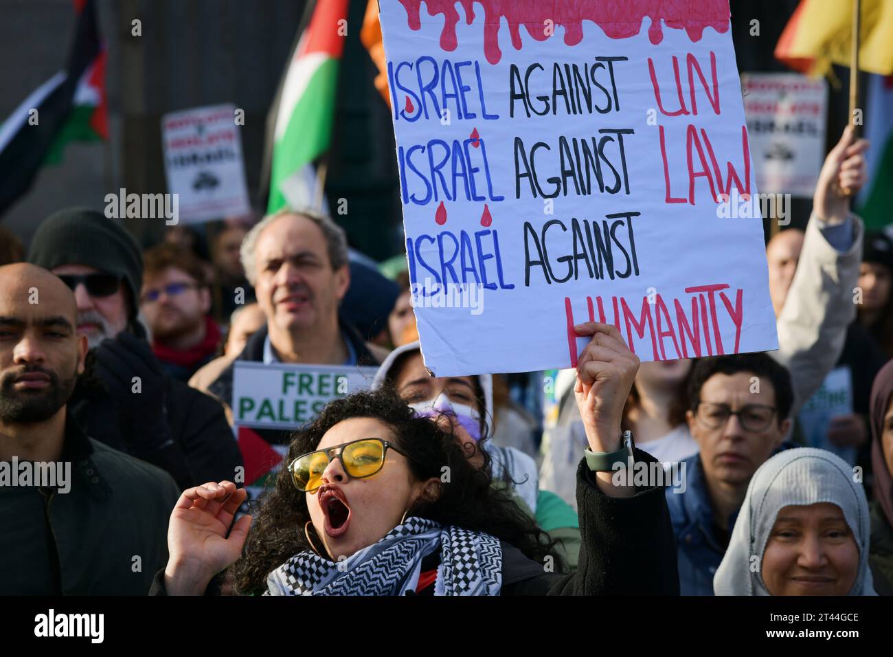 Edinburgh Scotland, UK 28 October 2023. Hundreds of pro Palestine ...