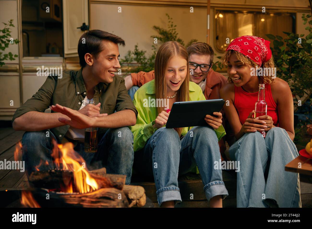 Diverse friends bonfire hi-res stock photography and images - Alamy