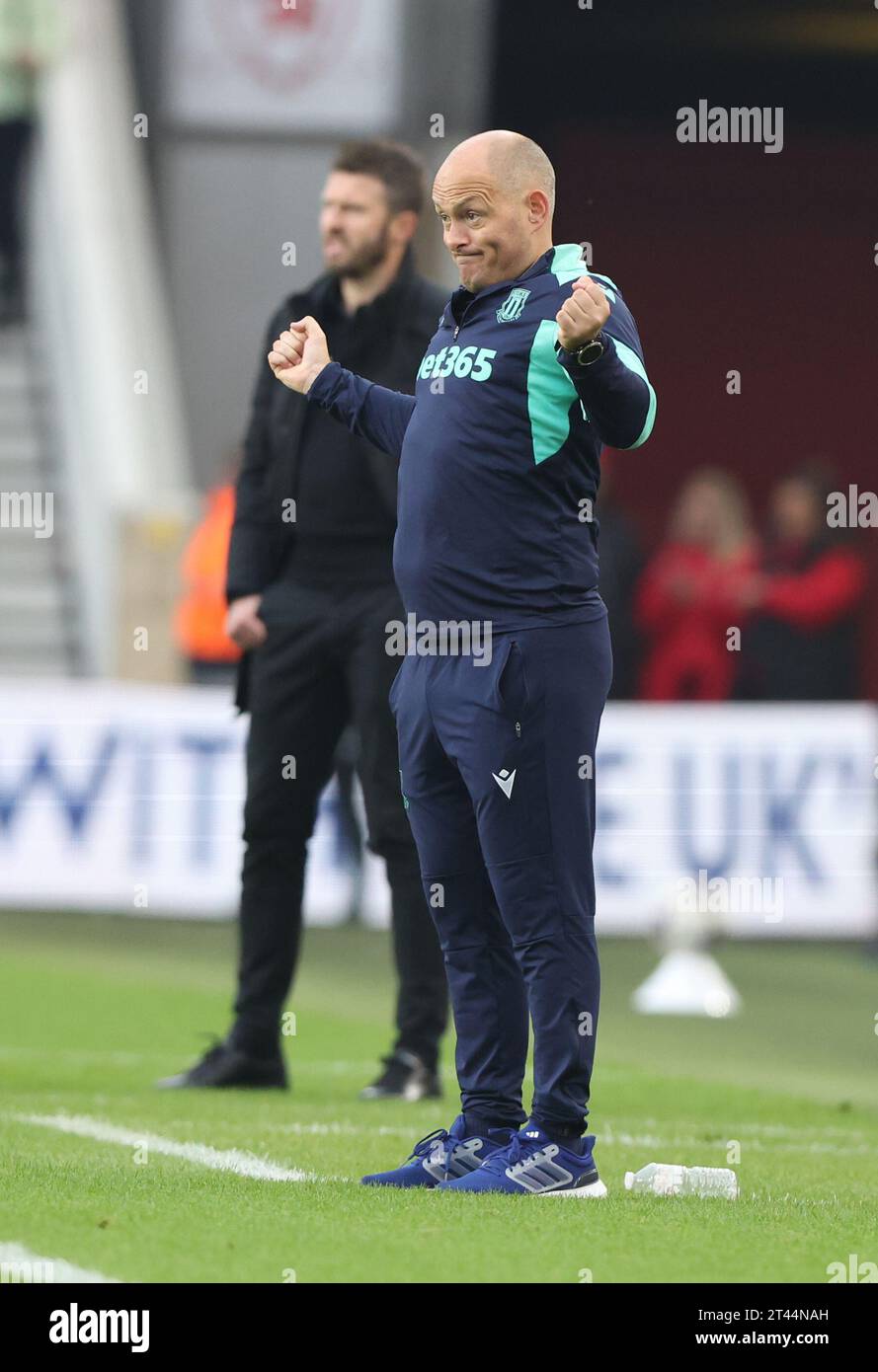 Alex Neil manager of Stoke City during the Sky Bet Championship match ...