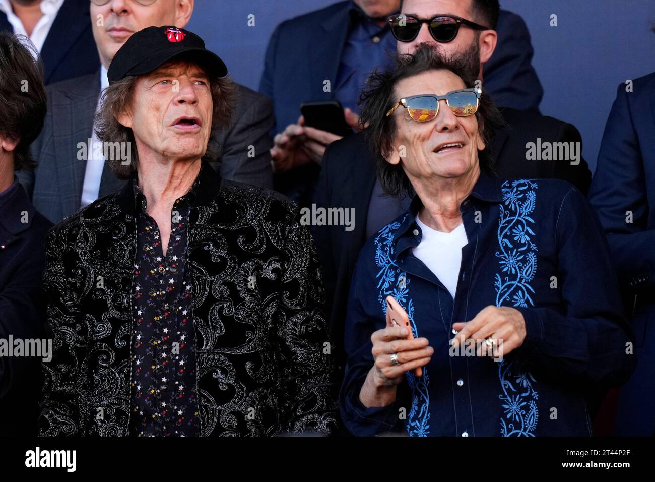 Barcelona, Spain. 28th Oct, 2023. Mich Jagger and Ronnie Wood are ...