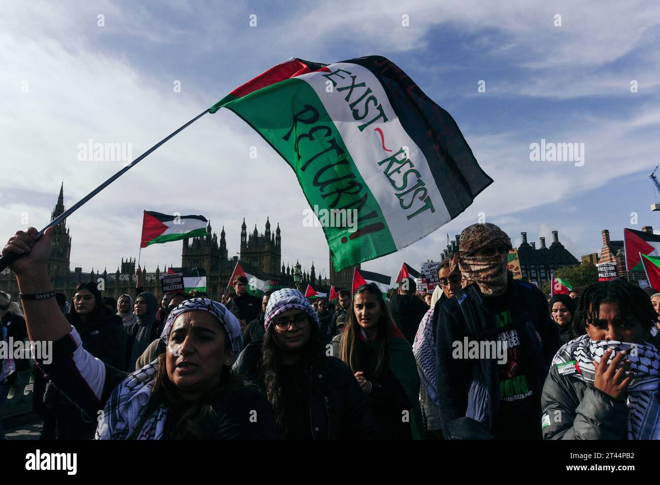 London, UK. 28th October 2023 Estimated hundreds of thousands march in ...