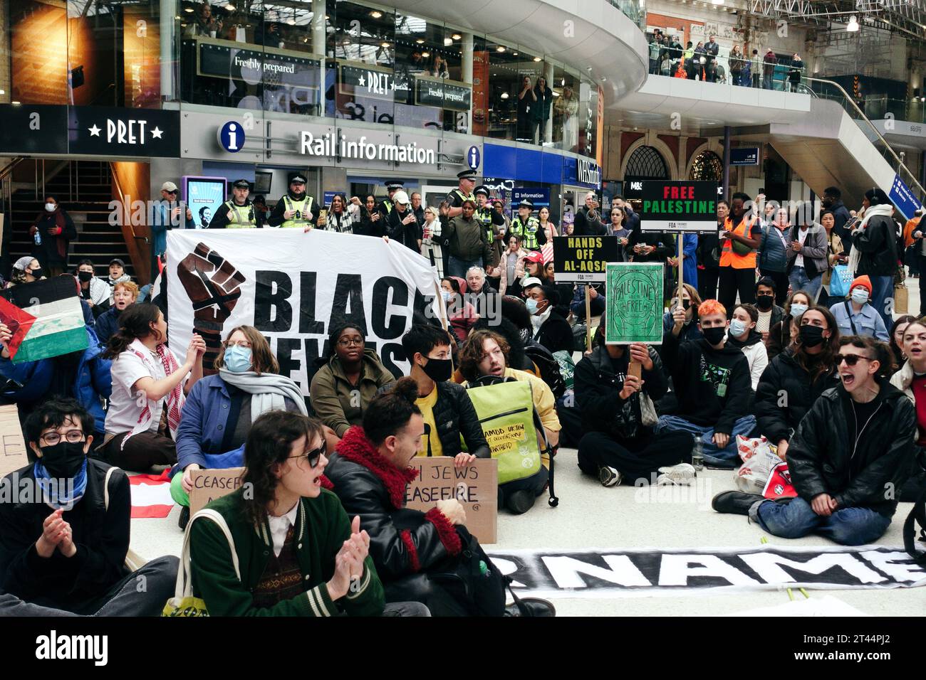 London, UK. 28th October 2023 Estimated hundreds of thousands march in ...