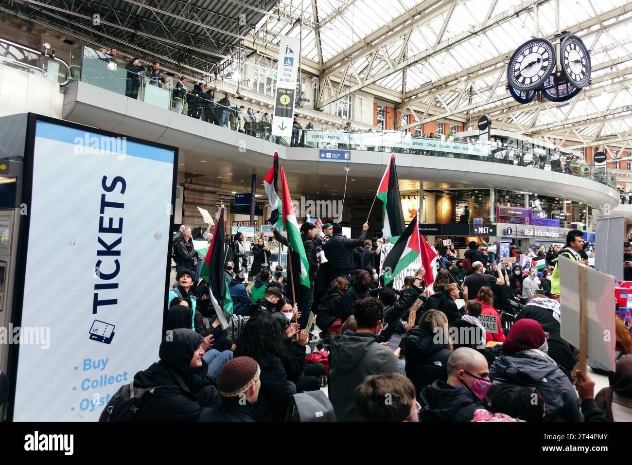 London, UK. 28th October 2023 Estimated hundreds of thousands march in ...