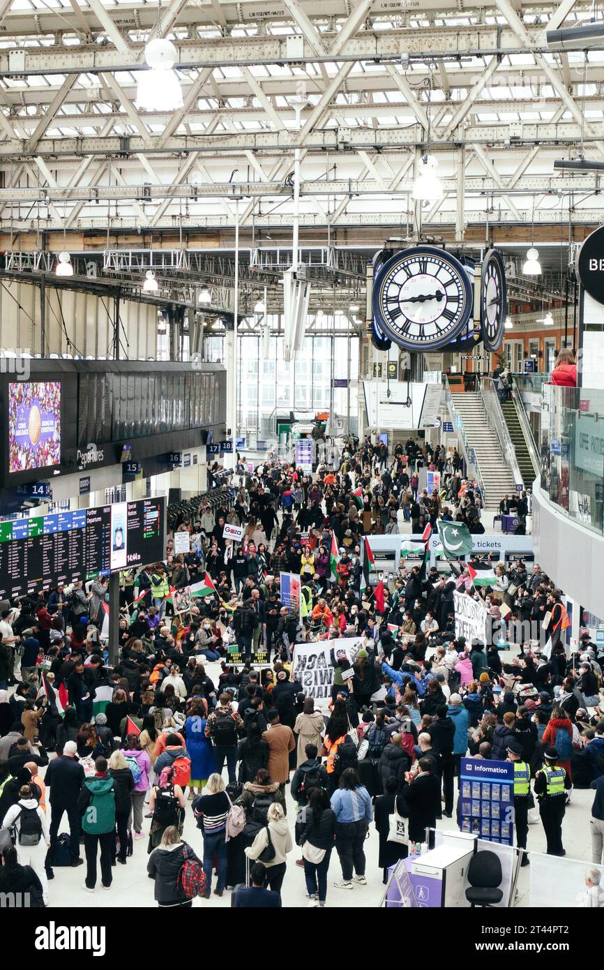 London, UK. 28th October 2023 Estimated hundreds of thousands march in ...