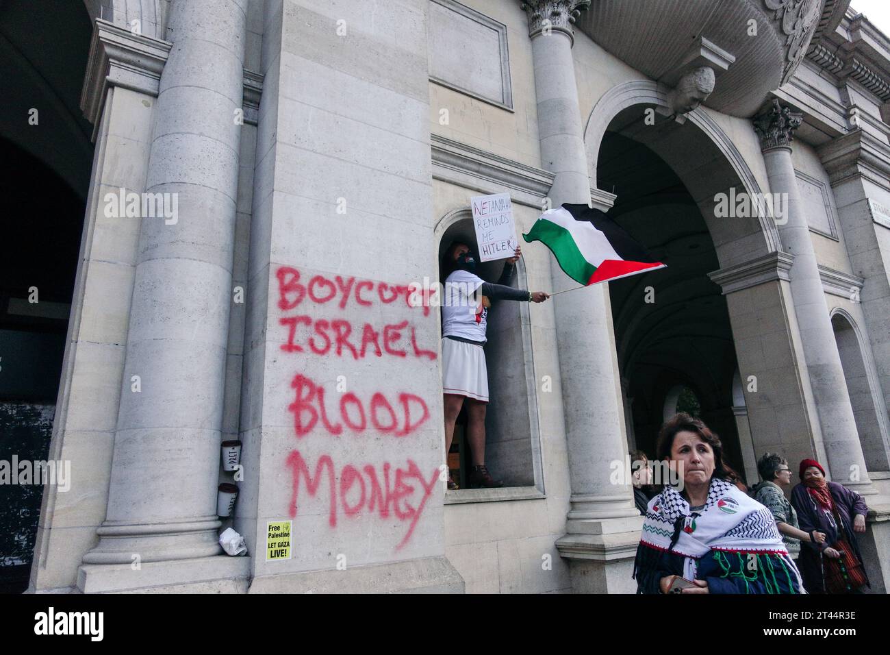 Palestine protest waterloo bridge hi-res stock photography and images ...