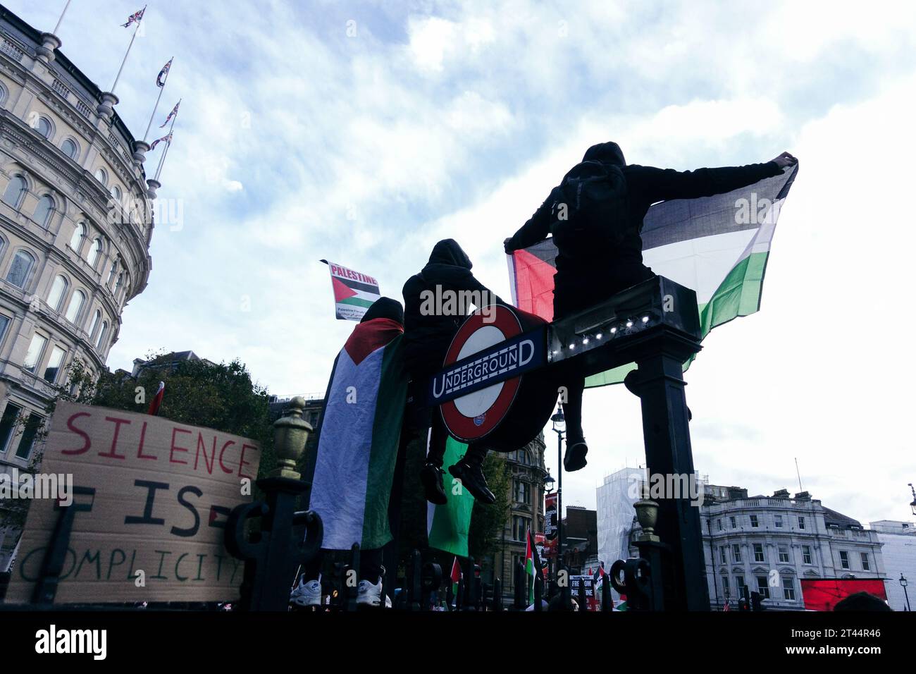 Palestine protest waterloo bridge hi-res stock photography and images ...