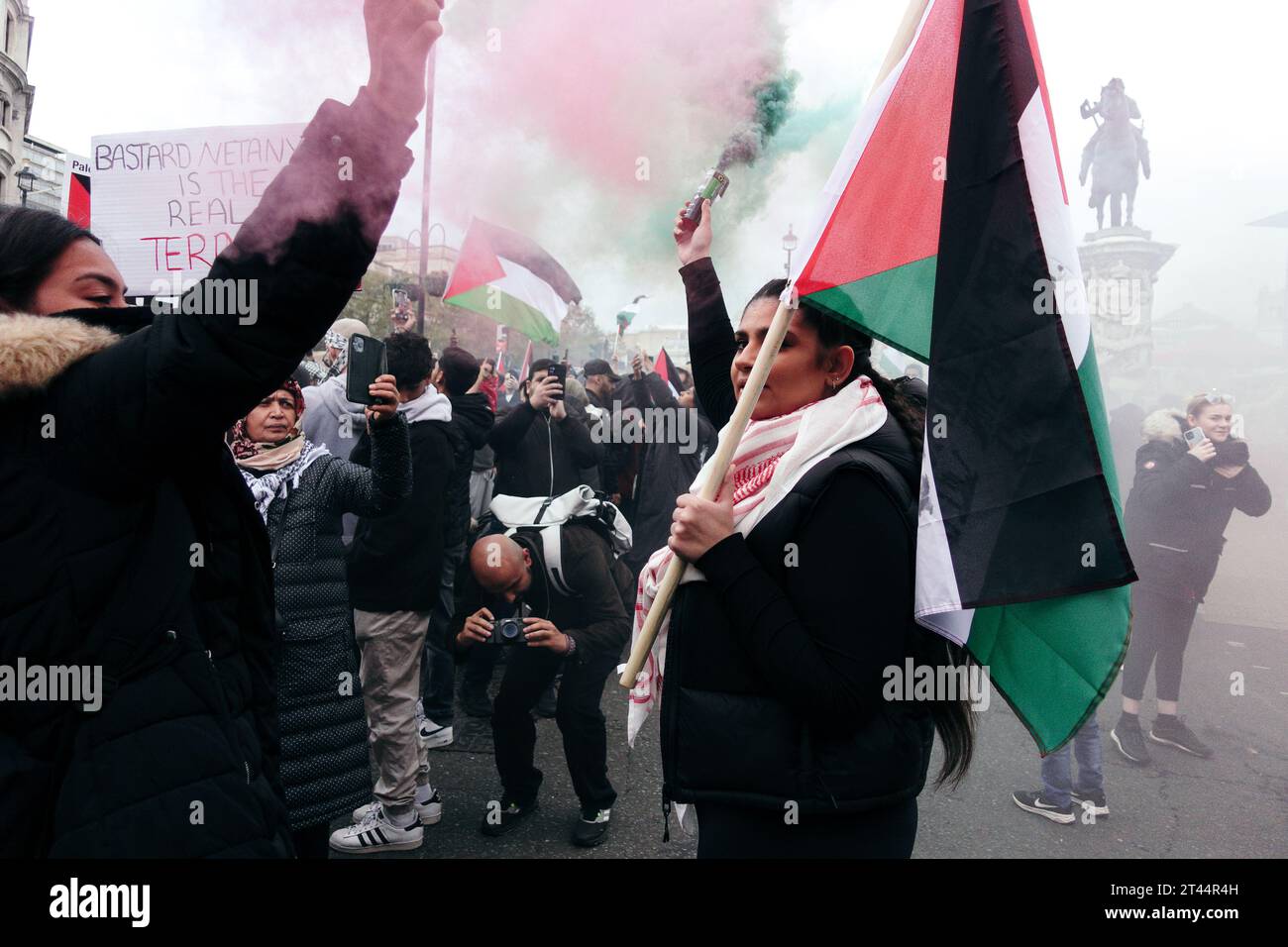 London, UK. 28th October 2023 Estimated hundreds of thousands march in ...