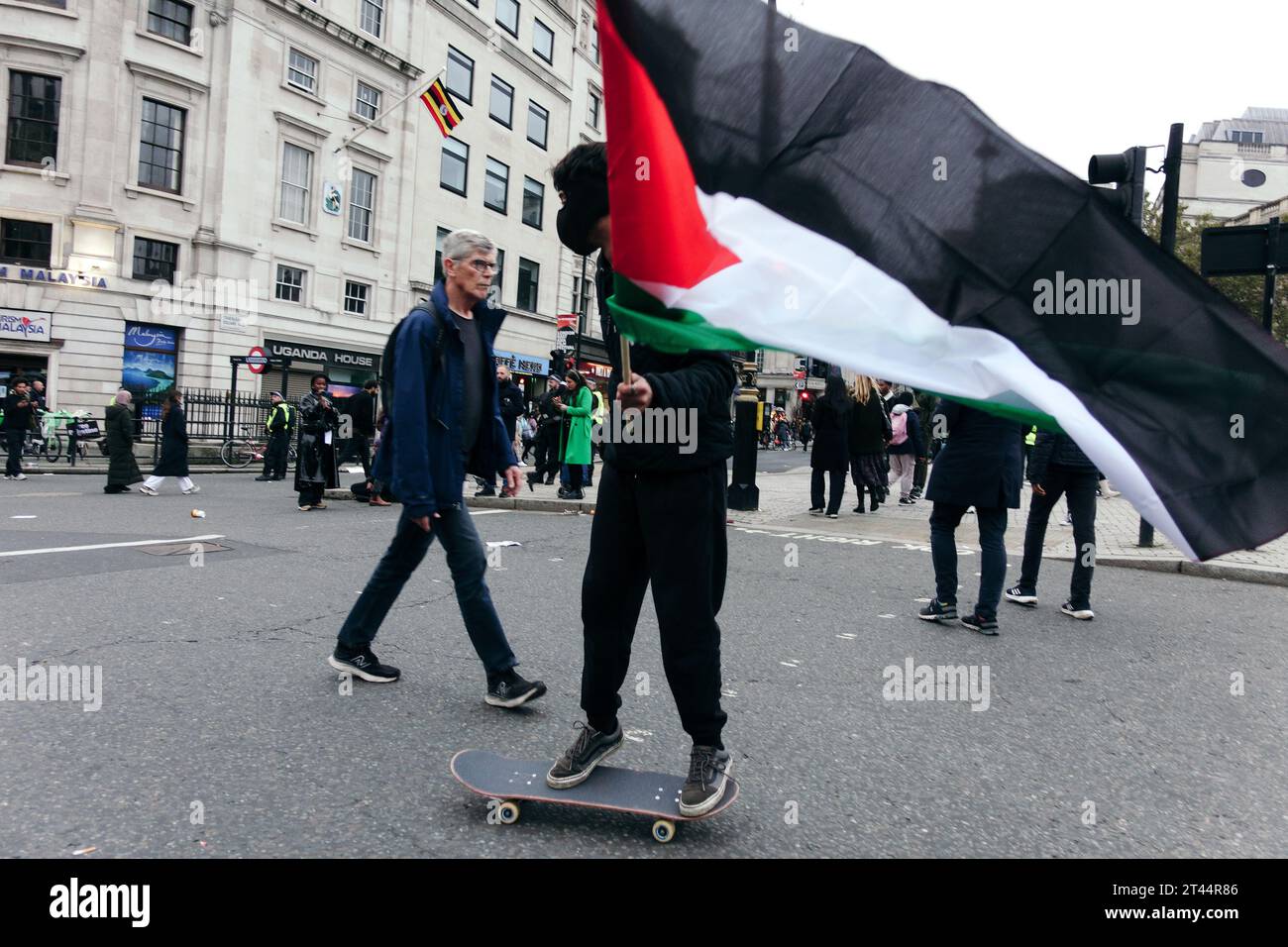 London, UK. 28th October 2023 Estimated hundreds of thousands march in ...