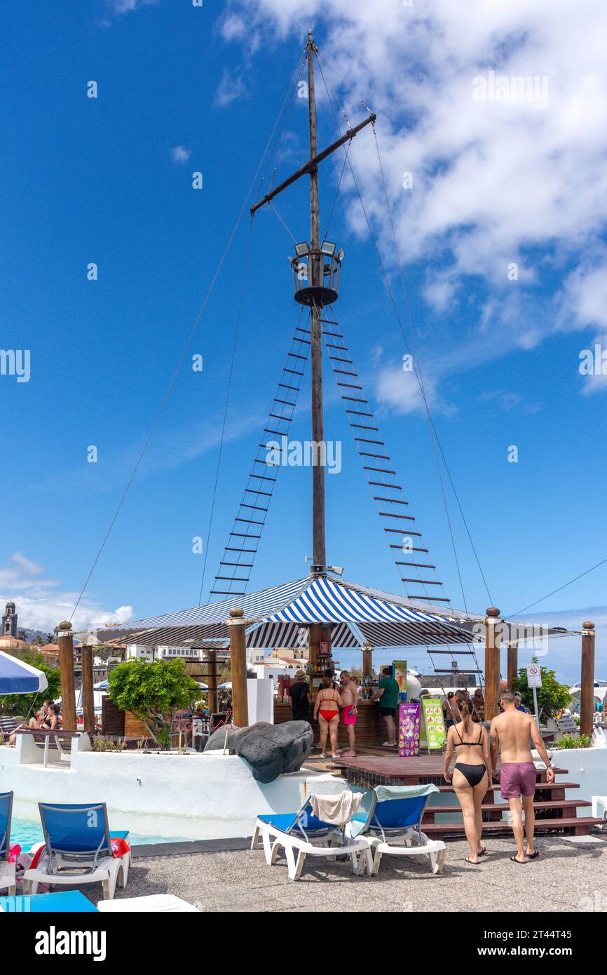Isla lago resort hi-res stock photography and images - Alamy