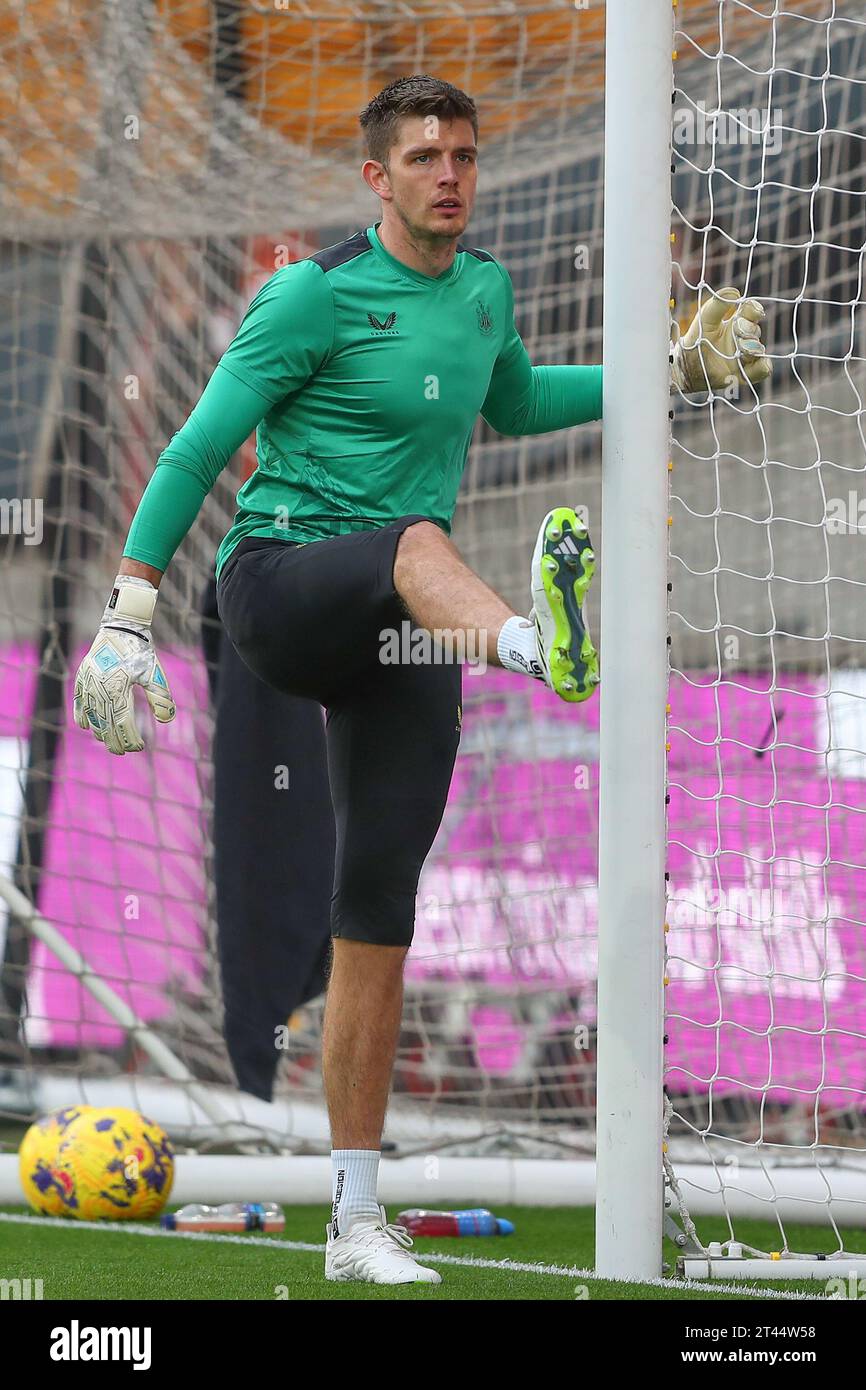 Nick Pope #22 of Newcastle United during the pre-game warm up ahead of ...