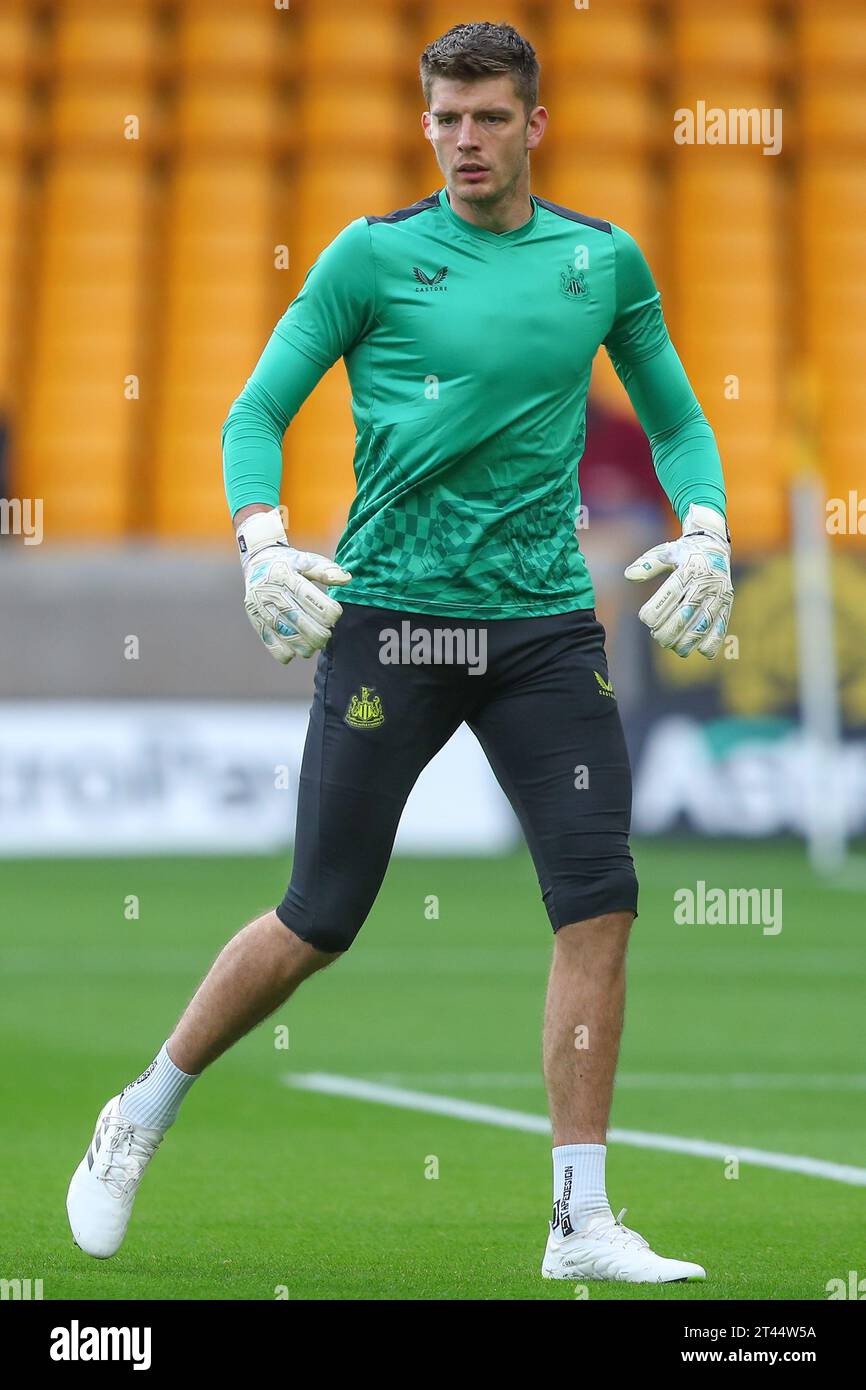 Nick Pope #22 of Newcastle United during the pre-game warm up ahead of ...