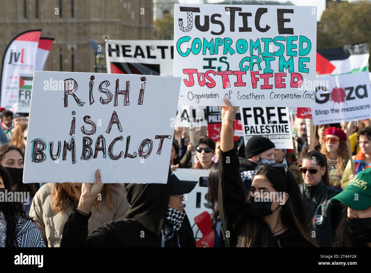 London, UK. 28 October, 2023. Tens of thousands of Palestine supporters ...