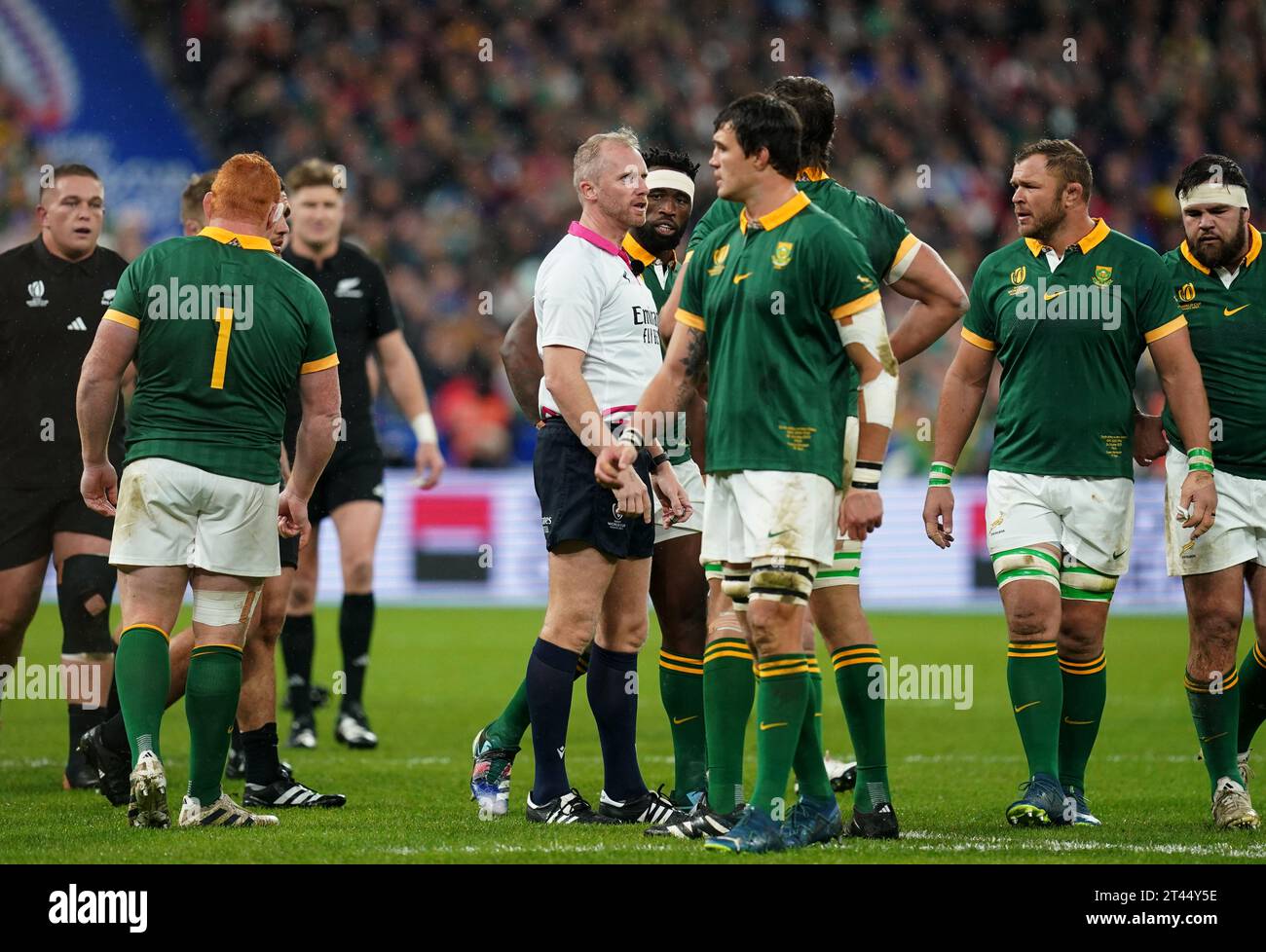 Referee Wayne Barnes speaks to TMO before issuing a yellow card to New ...