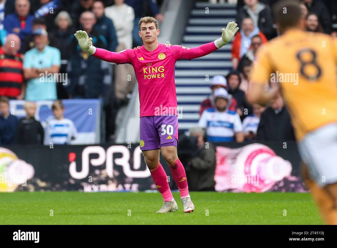 London, UK. 28th Oct, 2023. Leicester City goalkeeper Mads Hermansen ...