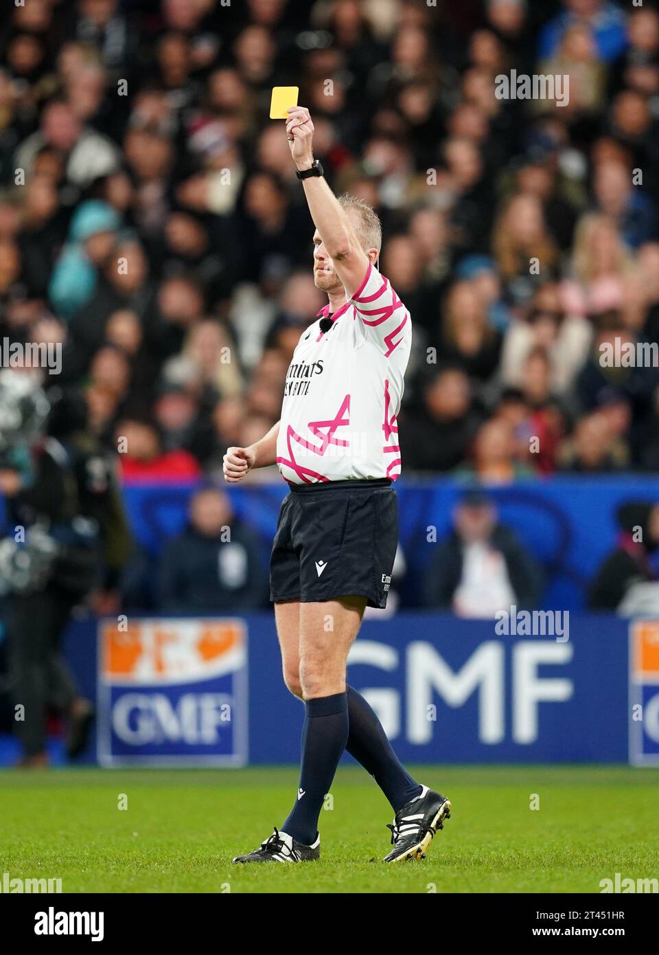 Referee Wayne Barnes after shows a yellow card to New Zealand's Sam ...