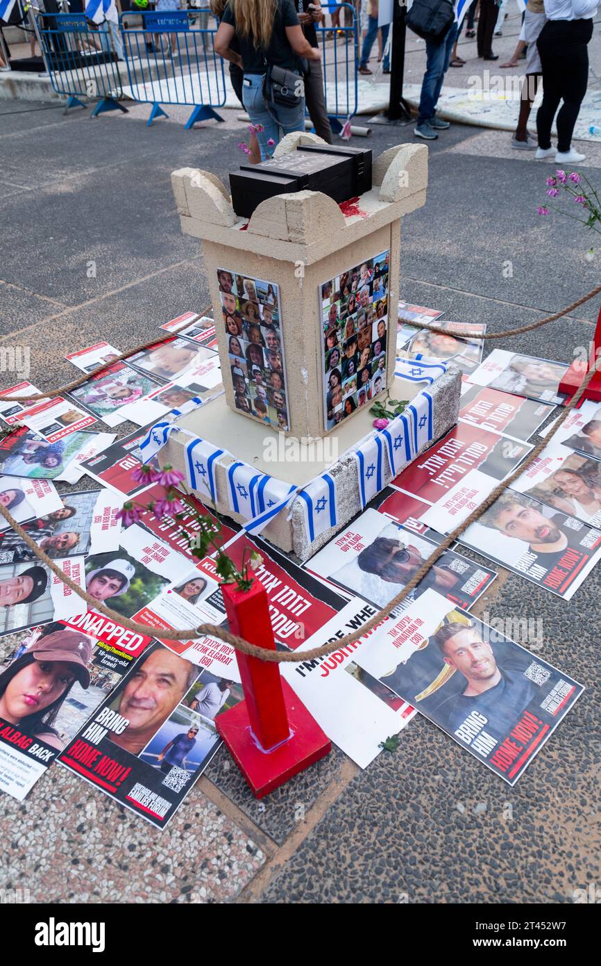 Tel Aviv, Israel - OCT 28, 2023 - Israeli civilians gathered in ...