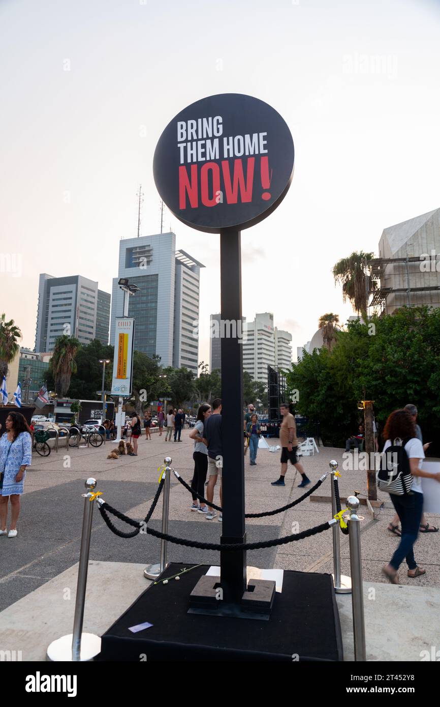 Tel Aviv, Israel - OCT 28, 2023 - Israeli civilians gathered in ...