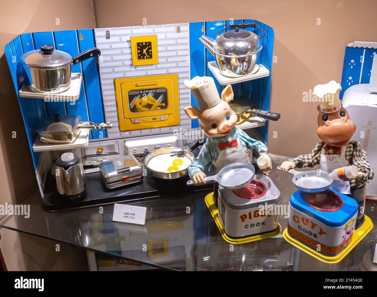 1950s american kitchen usa hi-res stock photography and images - Alamy