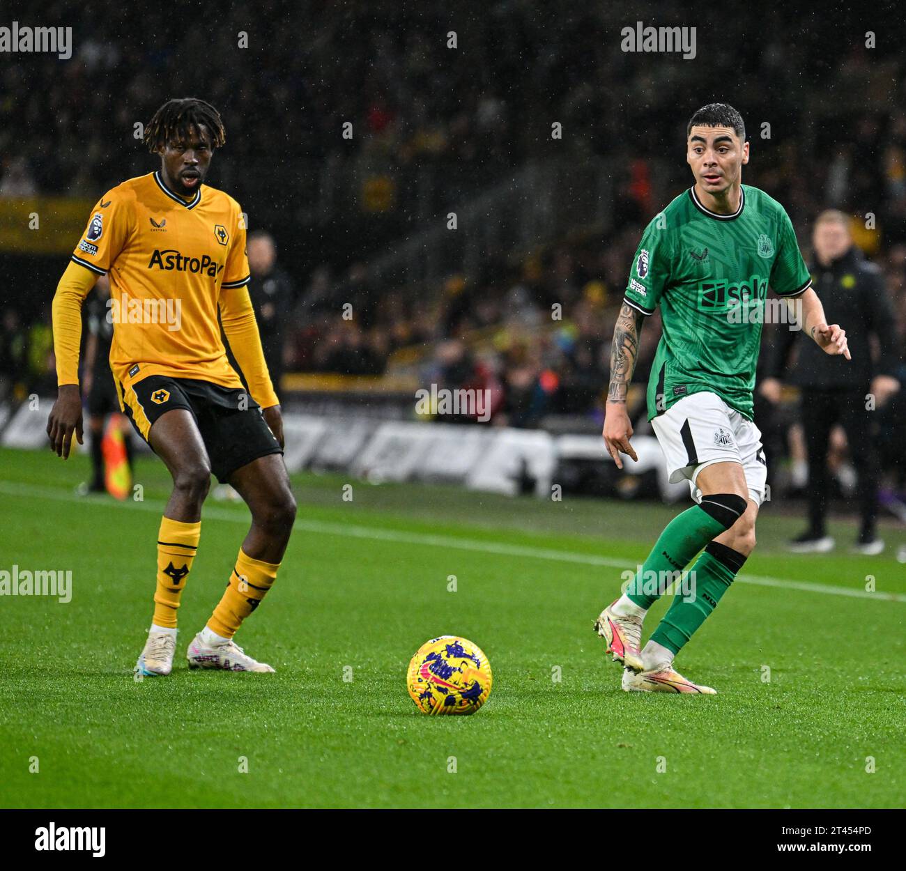 28th October 2023; Molineux Stadium, Wolverhampton, West Midlands ...