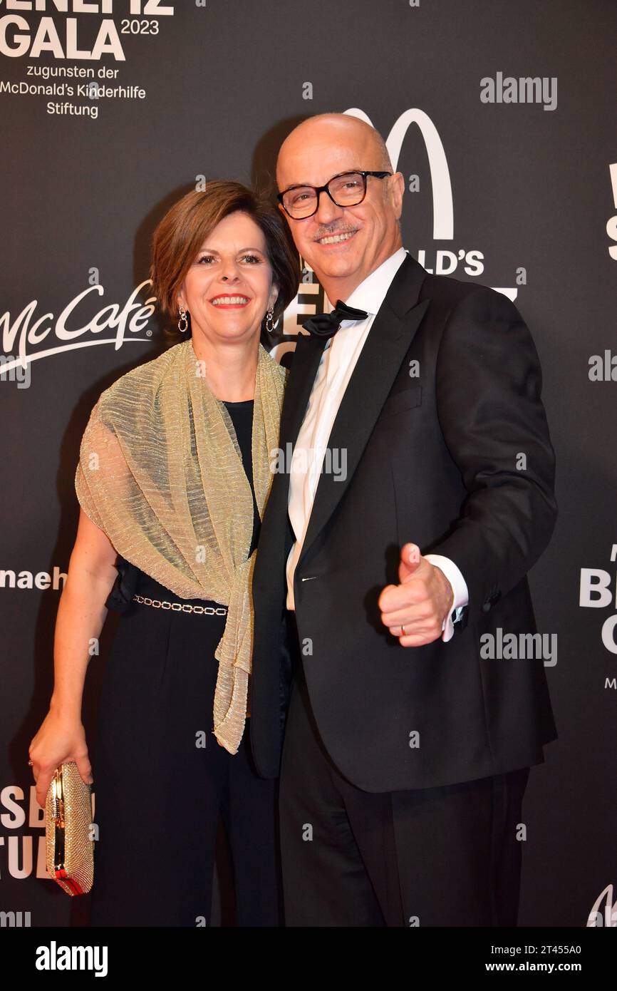 Mario Federico CEO mit Ehefrau/MC DonaldÂ s Benefiz Gala 2023 zugunsten ...