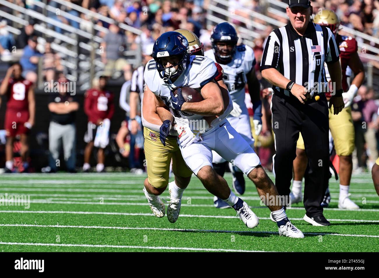 October 28, 2023: Connecticut Huskies wide receiver Brett Buckman (10 ...