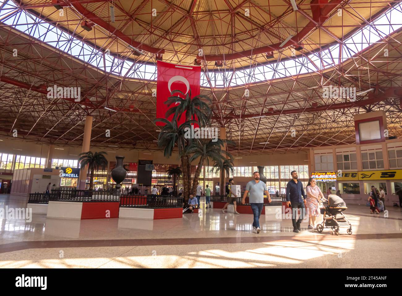 Interiors of station hi-res stock photography and images - Alamy