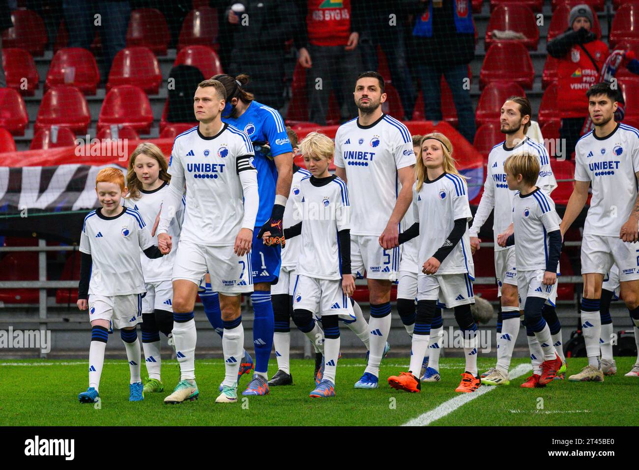Copenhagen, Denmark. 28th Oct, 2023. Captain Viktor Claesson (7) of FC Copenhagen leads the team ...
