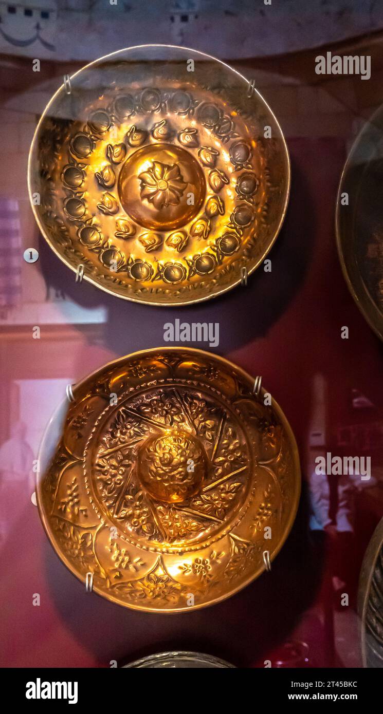 Hamam bowls hi-res stock photography and images - Alamy