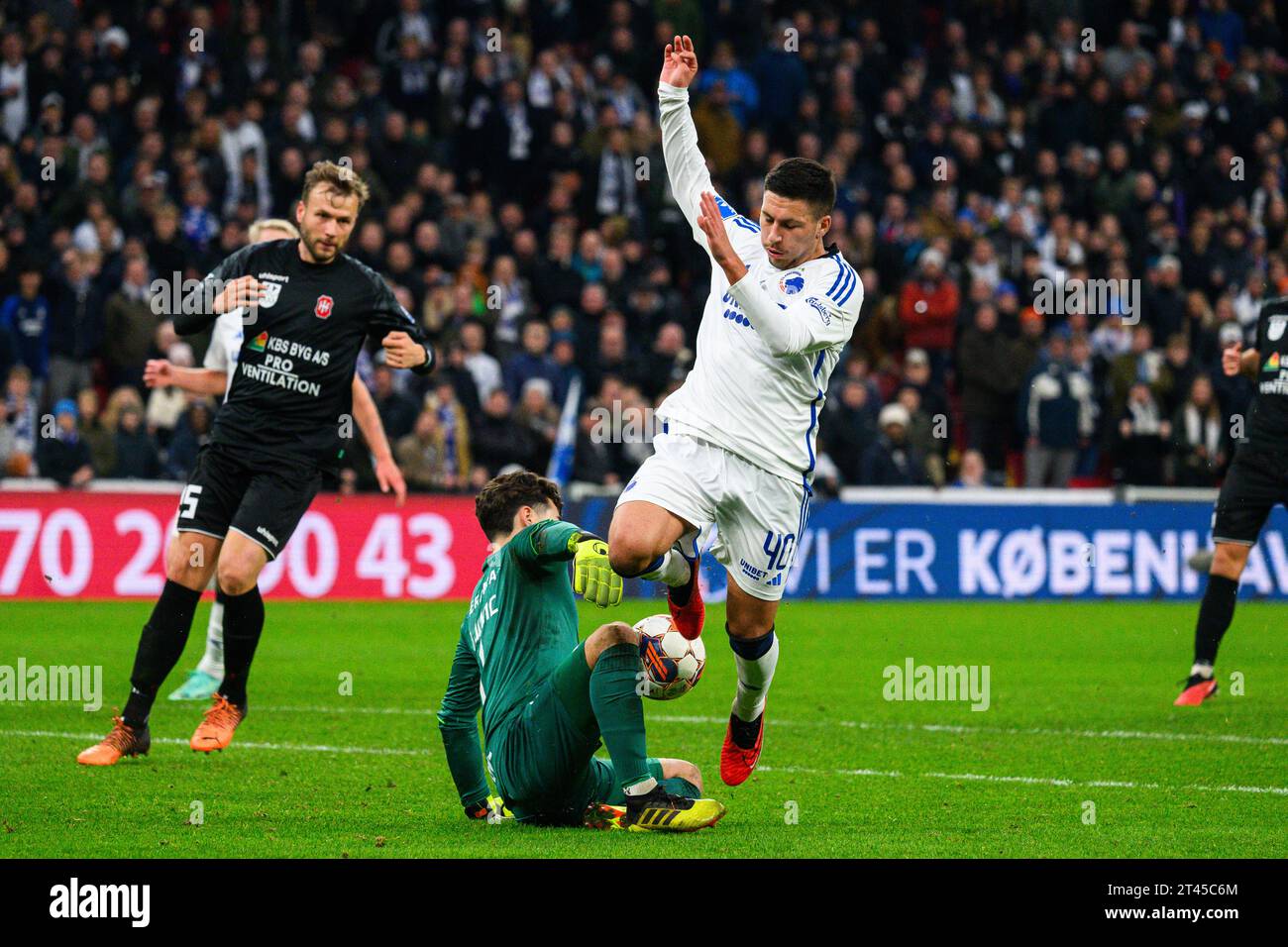 Copenhagen, Denmark. 28th Oct, 2023. Roony Bardghji (40) of FC ...