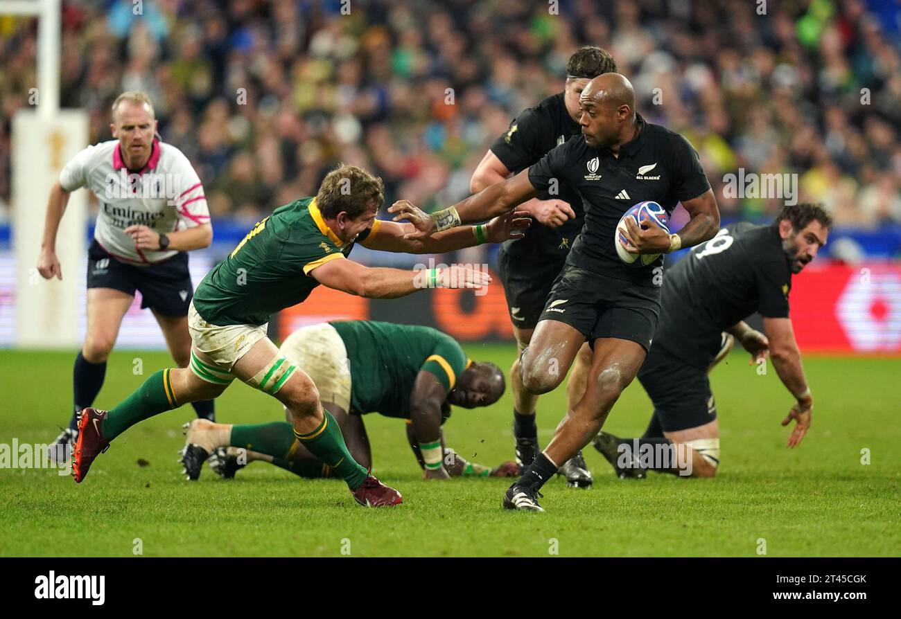 New Zealand's Mark Tele'a is tackled by South Africa's Kwagga Smith ...