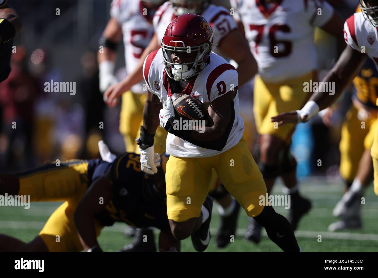 Southern California running back MarShawn Lloyd (0) runs against ...